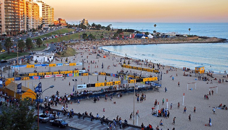 La Playa Pocitos: un ícono de la rambla montevideana - Grupo R Multimedio